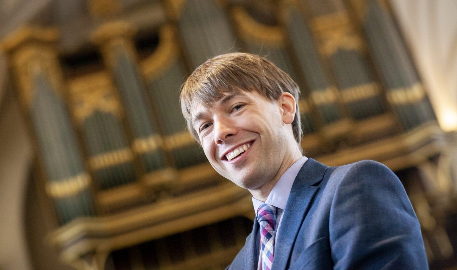 Short Biography - Alexander Binns